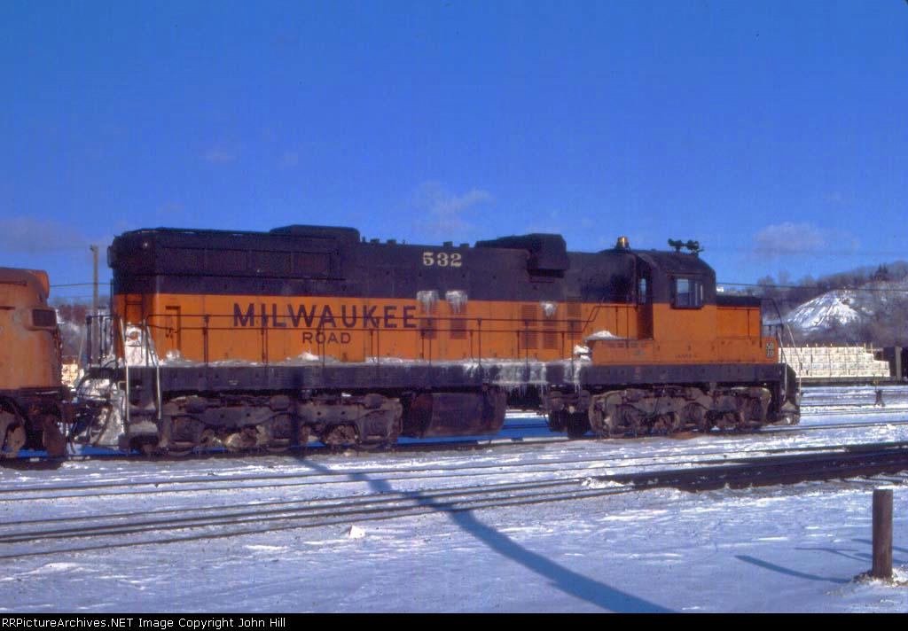 1128-09 MILW 532 at Pigs Eye Yard